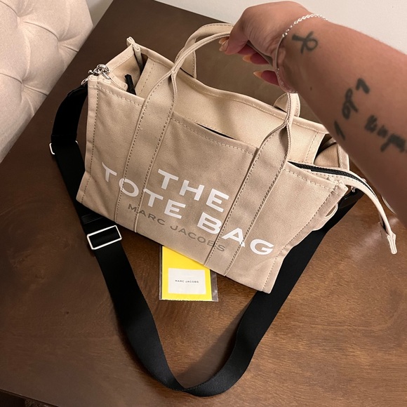 Marc Jacobs | Bags | Marc Jacobs The Tote Bag Medium Included Free ...
